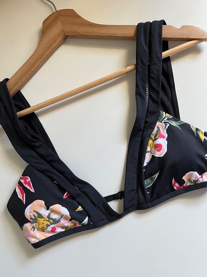 ROXY Black Surf Regular Top Swimwear / Bikini, Women's Fashion ...