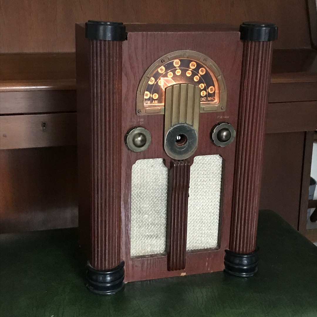 Vintage Antique Style Wooden AM/FM Radio & Decor (W25xD17xH36)cm ...