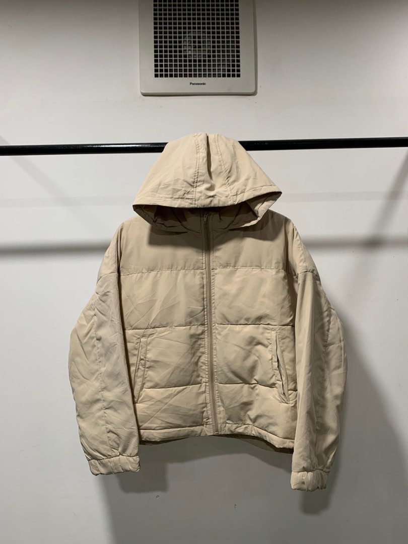 Wego Puffer Boxy Fit, Fesyen Wanita, Pakaian Wanita, Baju Luaran di Carousell