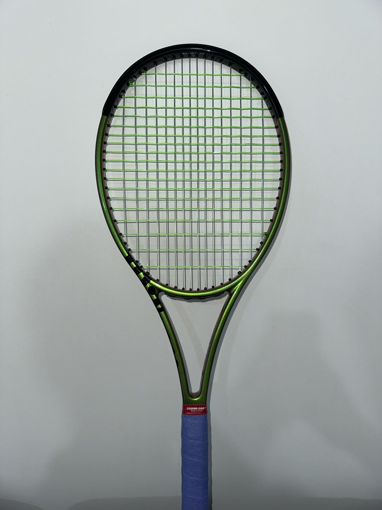 Wilson Blade v8 Pro 16x19 (Grip 2), Sports Equipment, Sports & Games ...