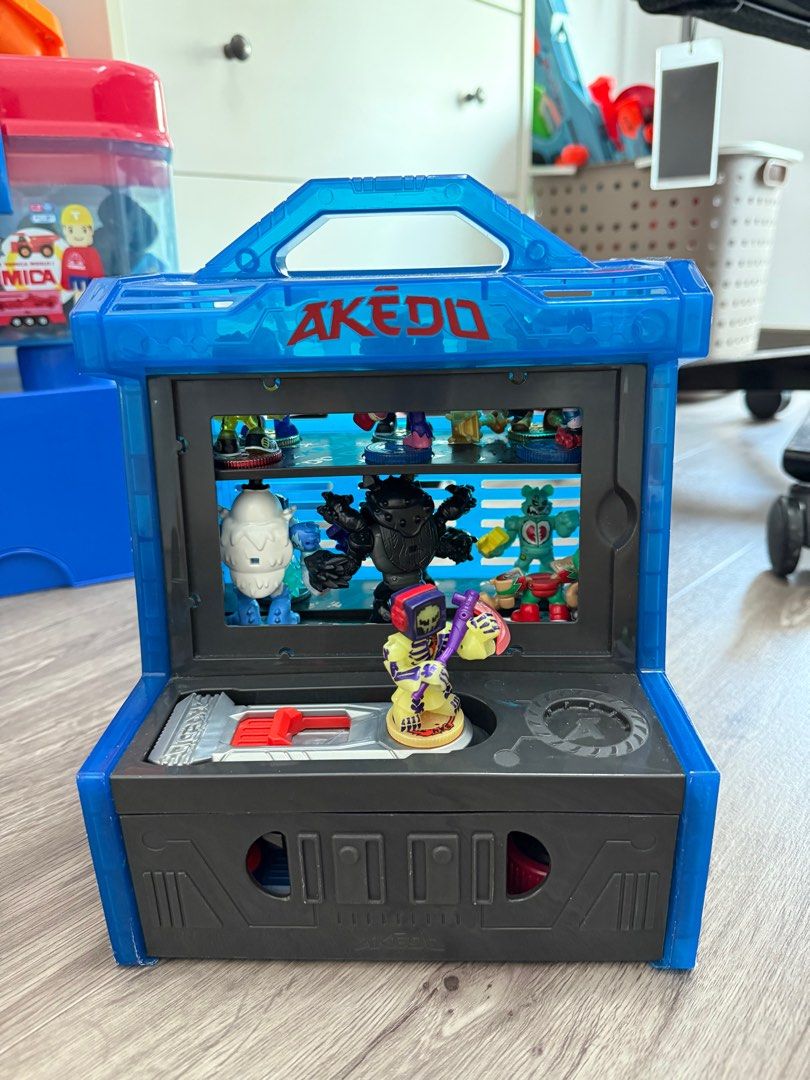 Akedo Ultimate Arcade Warriors Collector Case Mini Battling Action ...