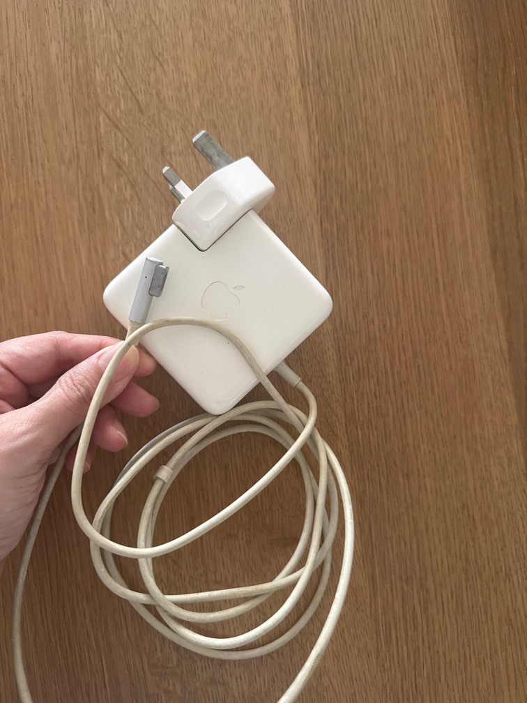 Apple laptop charger (old model), Computers & Tech, Parts & Accessories ...