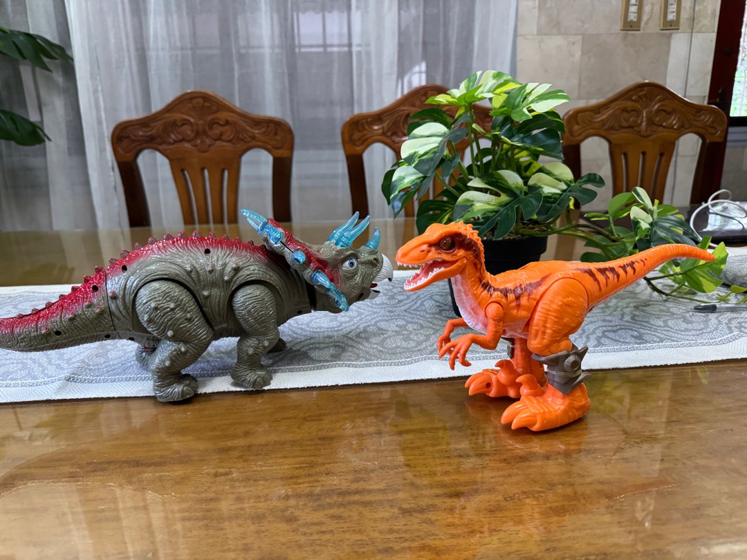Dinosaur Big not functioning, Hobbies & Toys, Toys & Games on Carousell