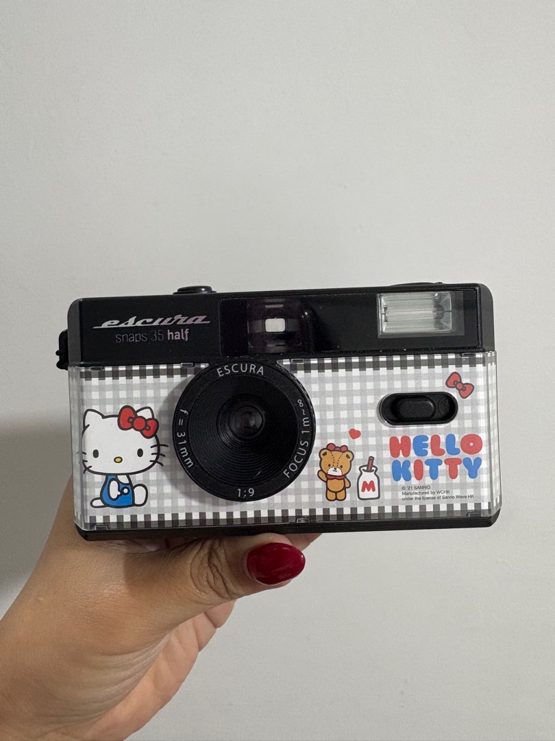 Escura Snaps 35mm Film Camera - Hello Kitty, Photography, Cameras on ...