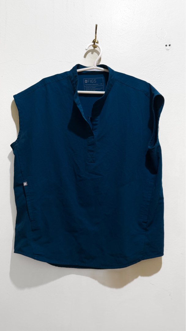 FIGS RAFAELA DEEP REEF XS, Women's Fashion, Tops, Blouses on Carousell