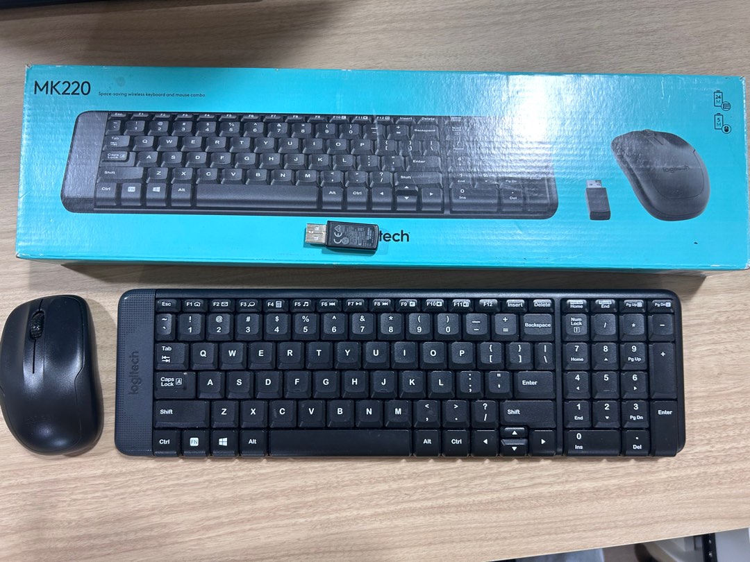 Logitech MK220 - Wireless Keyboard and Mouse - Compact Design - Plug ...