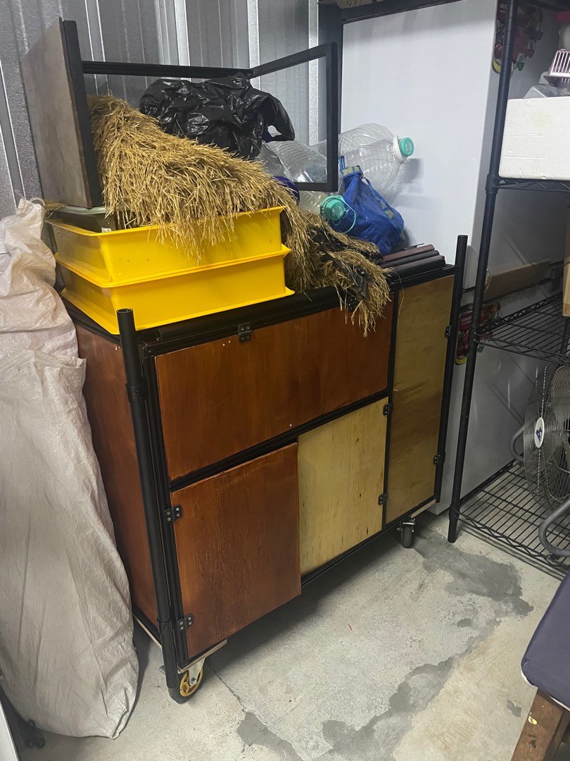 Moveable stall, Furniture & Home Living, Outdoor Furniture on Carousell