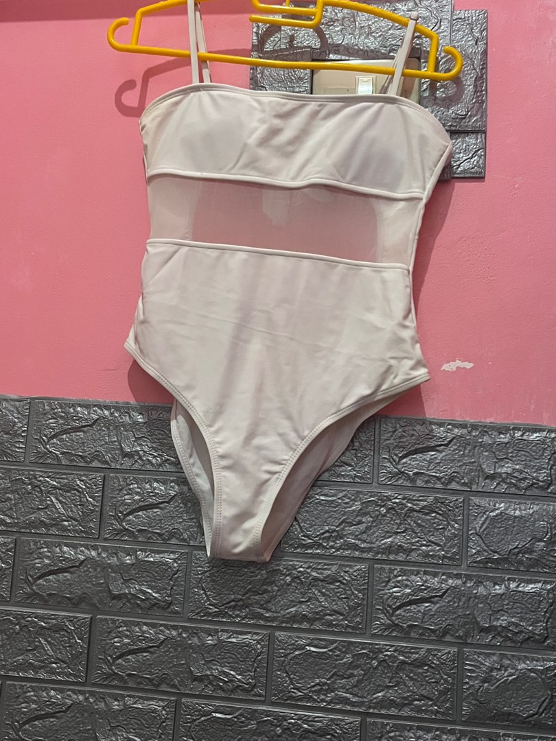 One piece white swimsuit, Women's Fashion, Swimwear, Bikinis ...