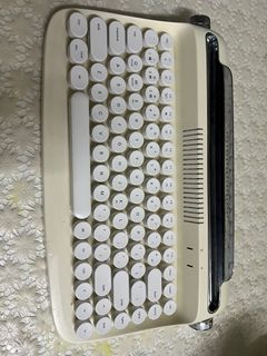 Typewriter For Sale | Computers & Tech | Carousell Malaysia