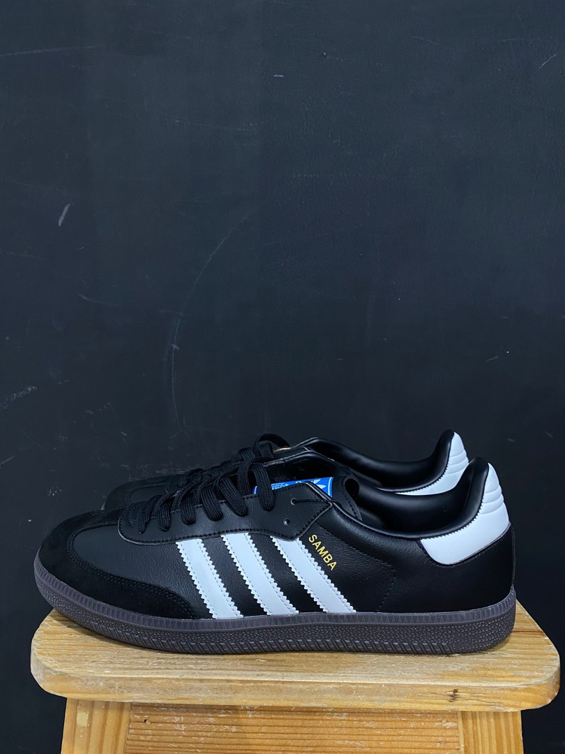 Adidas Samba Hitam Black, Fesyen Pria, Sepatu , Sneakers di Carousell