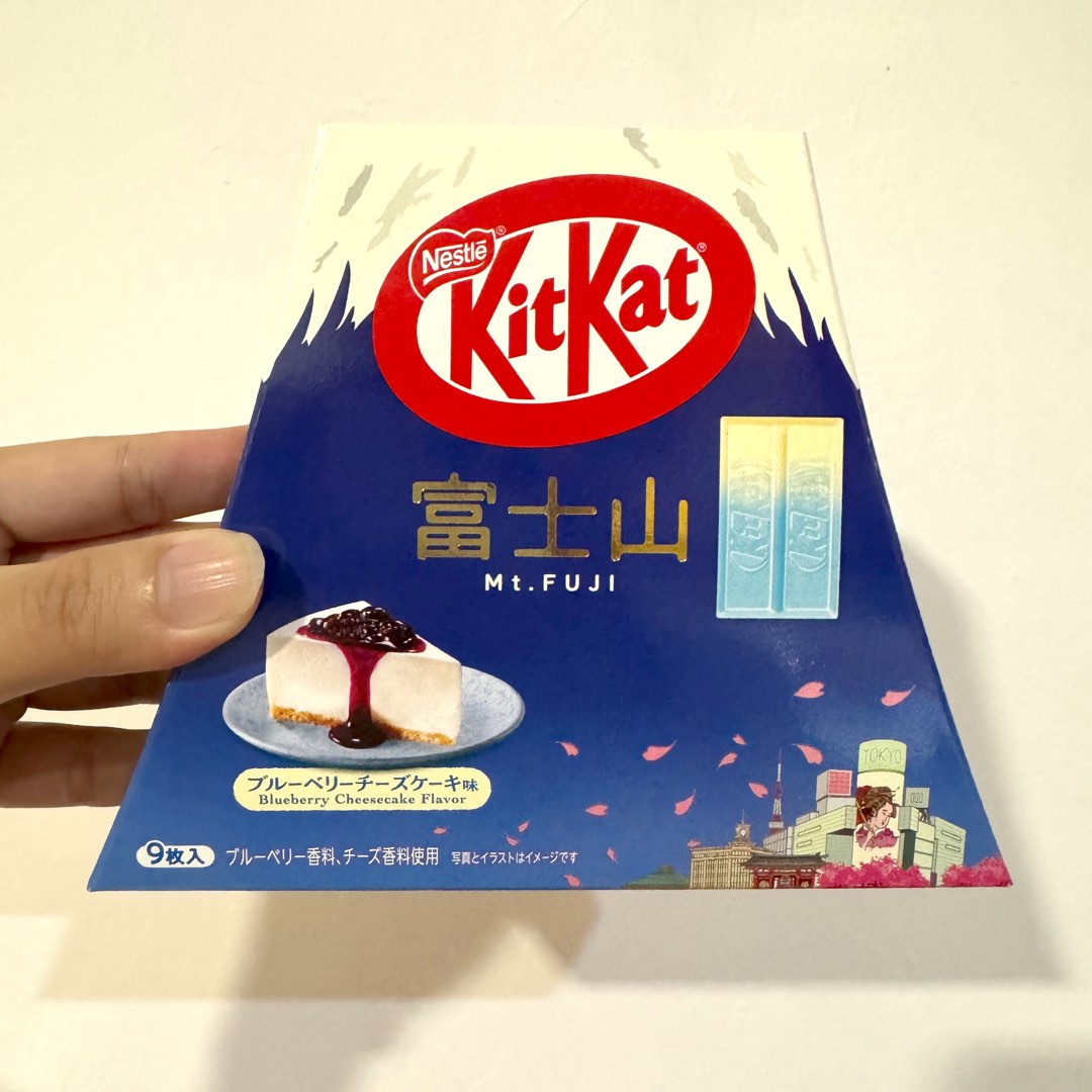 Japan Mount Fuji Kit Kat/ KitKat Blueberry Cheesecake Flavour, Food ...