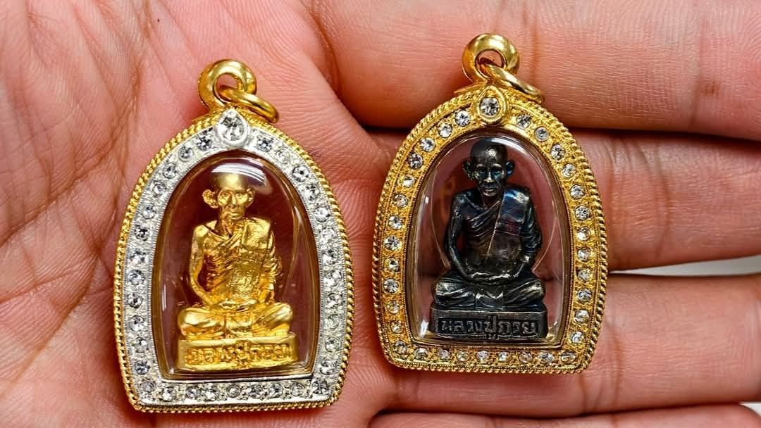 LP Kuay Wat Kositaram BE. 2562 Roop Lor With Italian Gold Casing ...