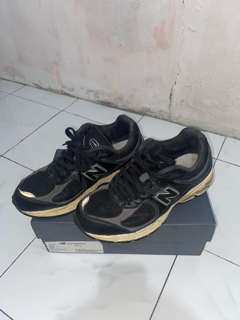 New Balance 2002r Black-white resmi, Fesyen Pria, Sepatu , Sneakers di ...