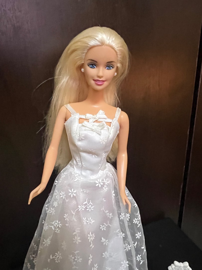 Barbie Wedding Bouquet Doll-Toss The Bouquet-wedding cake topper 2001 ...