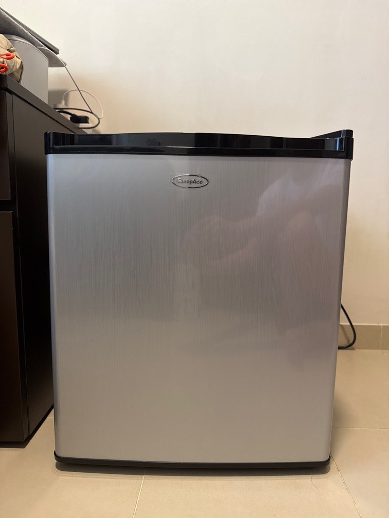 EuropAce Mini Fridge, TV & Home Appliances, Kitchen Appliances ...