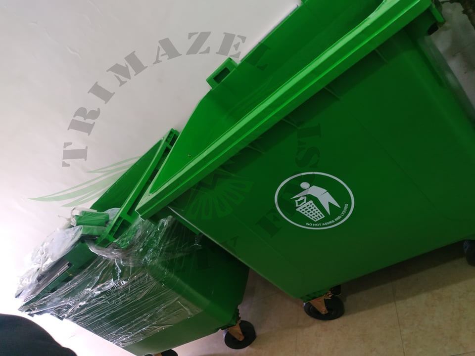 mobile trash bin 1100 liters, Furniture & Home Living, Cleaning ...