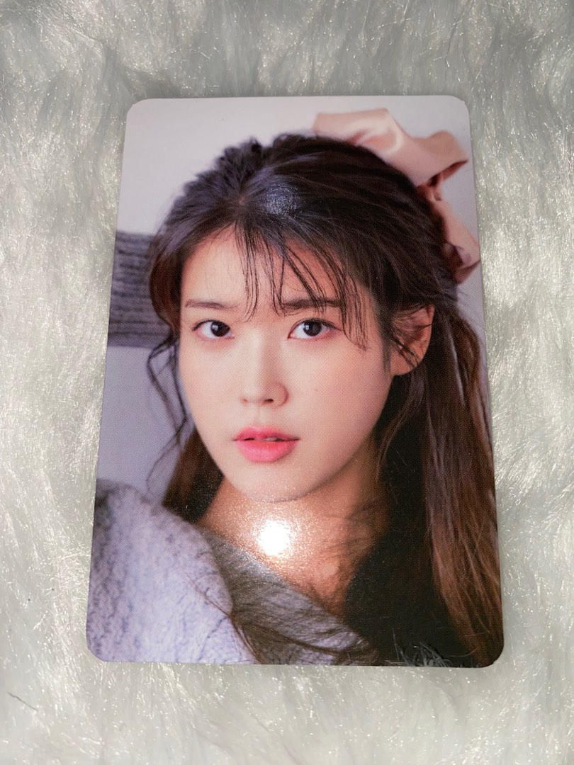 Official IU Photocard IU The Present Photocard #7, Hobbies & Toys ...