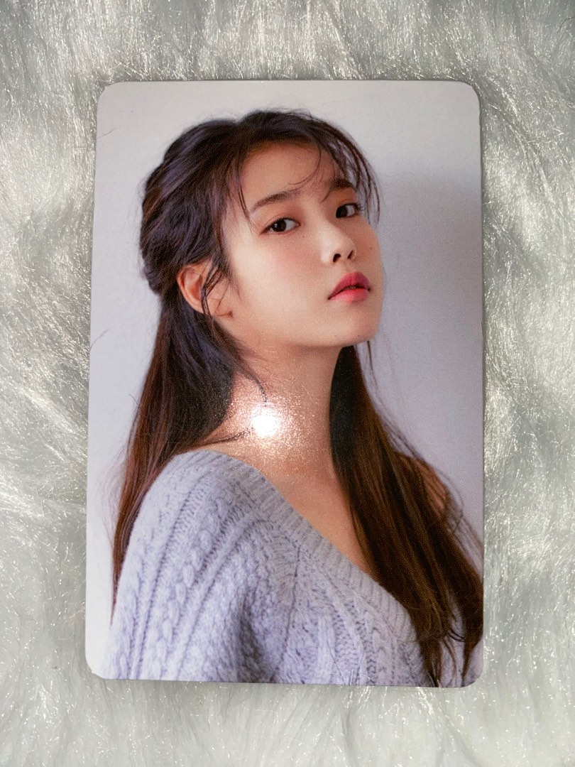 Official IU Photocard IU The Present Photocard #10, Hobbies & Toys, Memorabilia & Collectibles ...
