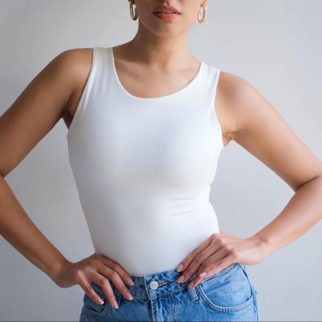 MERA White & Black Jacinta Halter Top, Women's Fashion, Tops ...