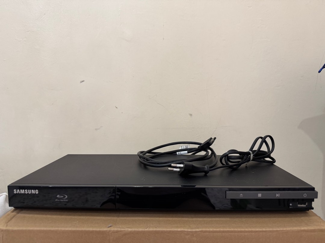 Samsung Blu Ray Disc Player BD-D5300, TV & Home Appliances, TV ...