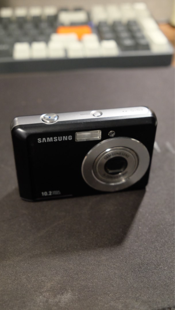 Samsung ES15 Digicam (never been used), Photography, Cameras on Carousell