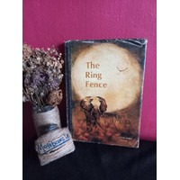 THE RING FENCE - CLIVE WALKER, Buku & Alat Tulis, Buku di Carousell