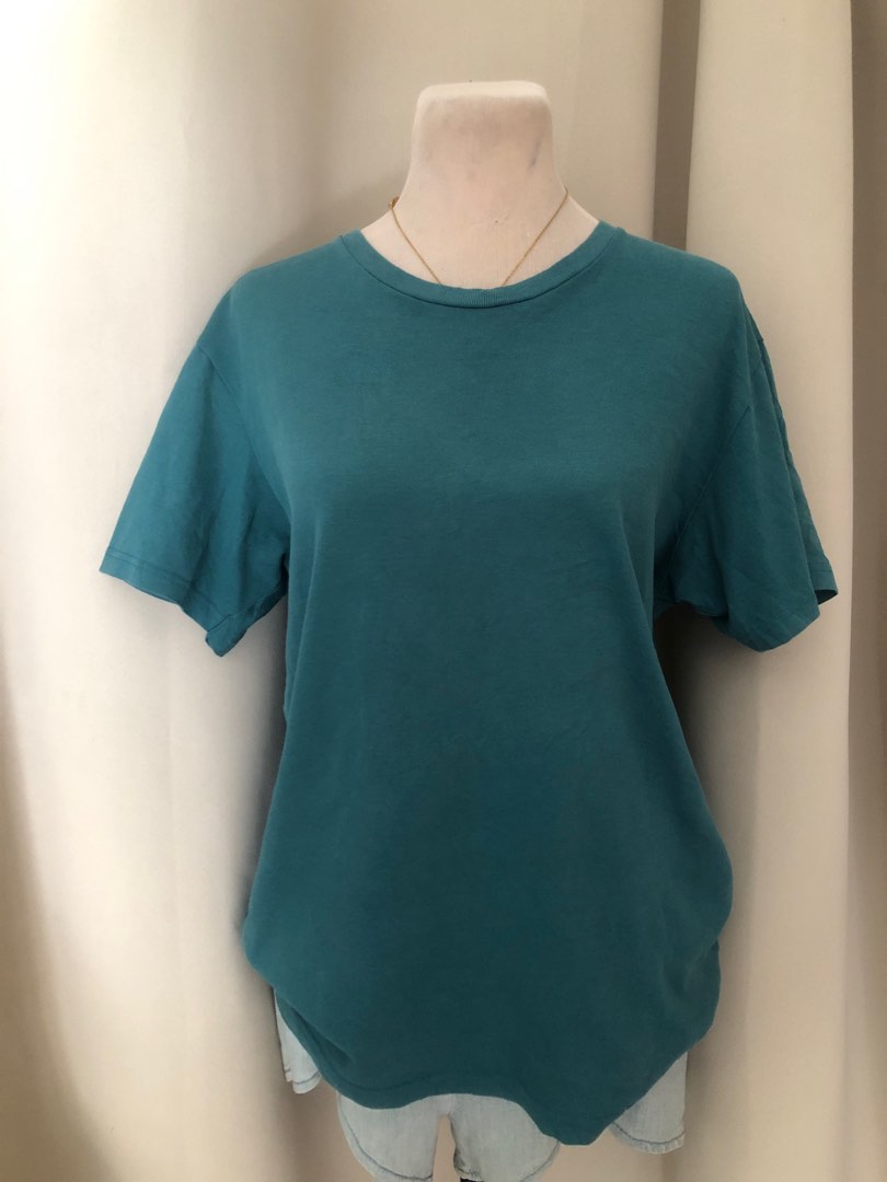 UNIQLO BASIC, Women's Fashion, Tops, Shirts on Carousell