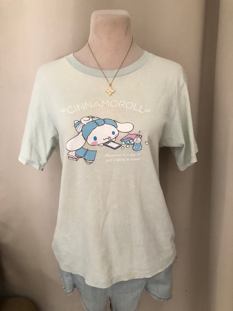 UNIQLO SANRIO CINNAMONroll, Women's Fashion, Tops, Shirts on Carousell