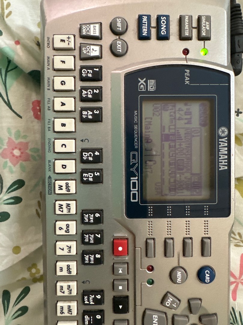 Yamaha qy100 sequencers sampler and rhythm machine, 音響器材, 其他音響配件及設備 - Carousell