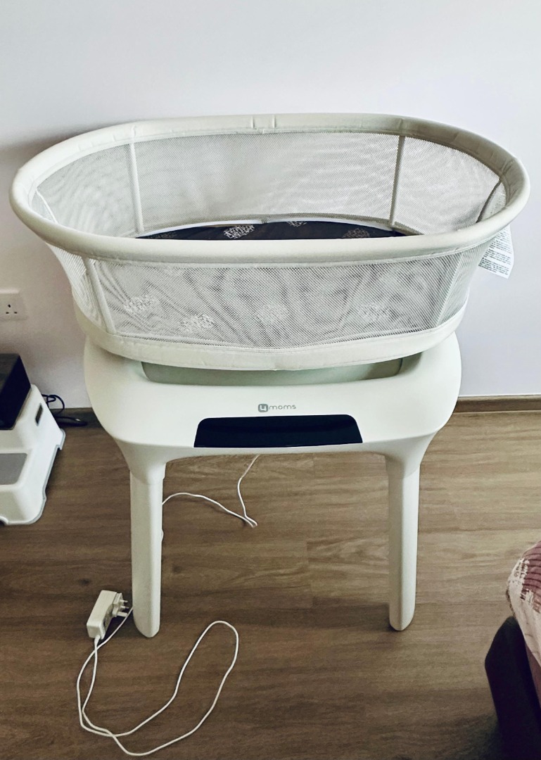 4moms MamaRoo Sleep Bassinet for Sell, Babies & Kids, Baby Nursery ...