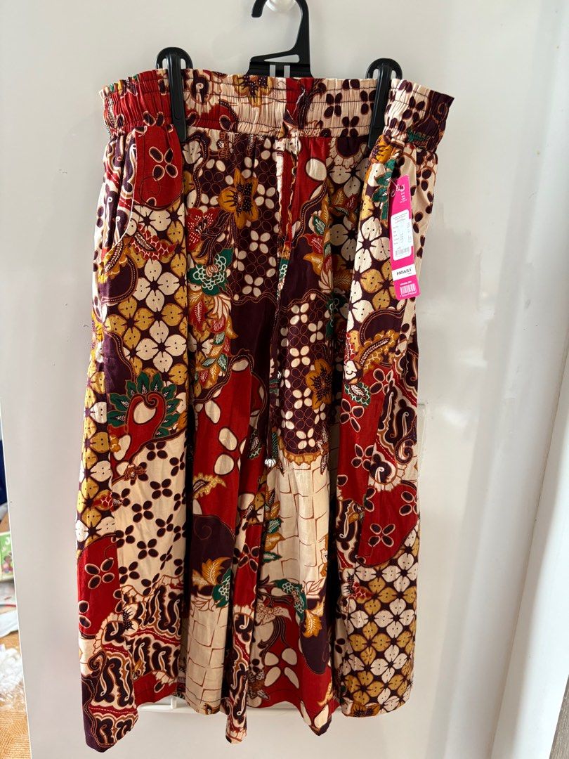 Batik Peranakan Stamp Batik 3/4 pants cooling cotton / National ...