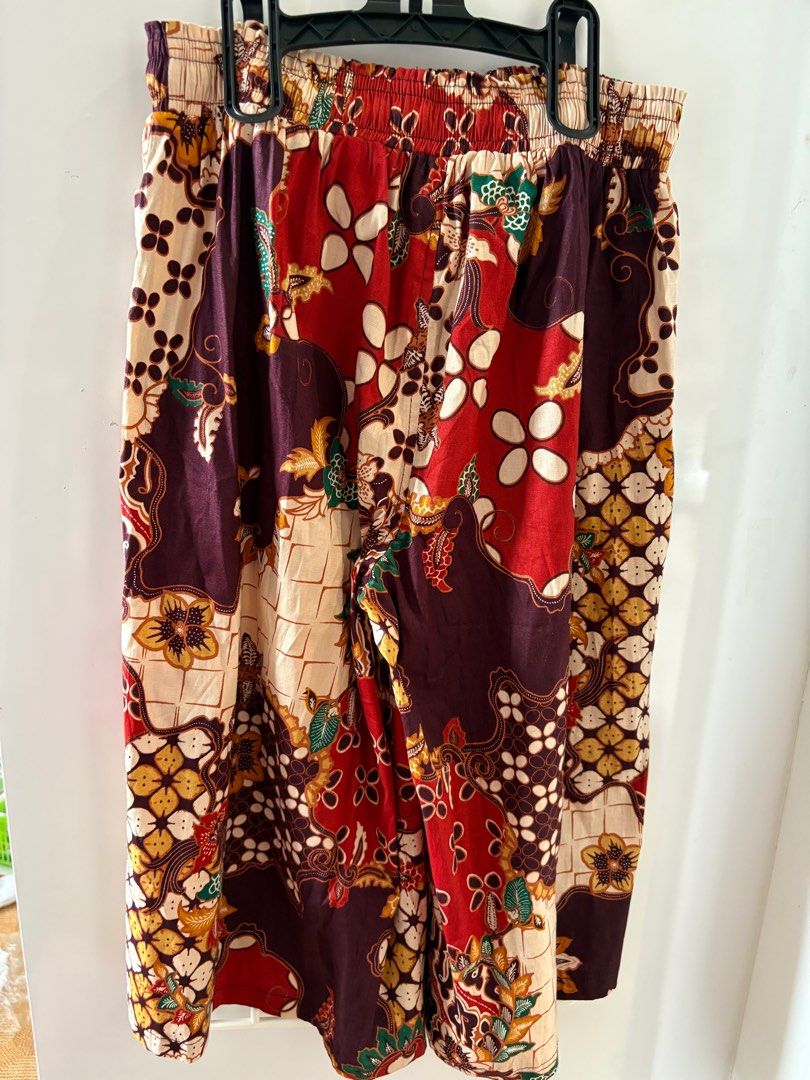 Batik Peranakan Stamp Batik 3/4 pants cooling cotton / National ...