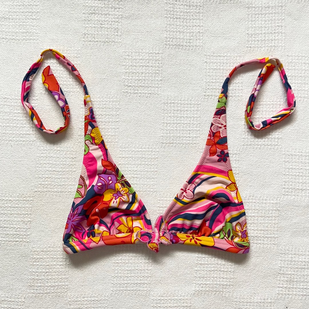 Vintage Y2k BeeDees tropical butterly bikini top on Carousell