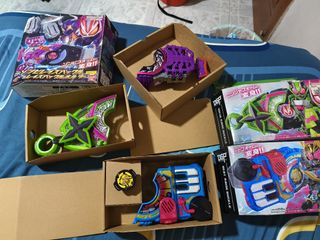 KAMEN RIDER GEATS ONENESS BUCKLE BIB, Hobbies & Toys, Toys & Games on ...