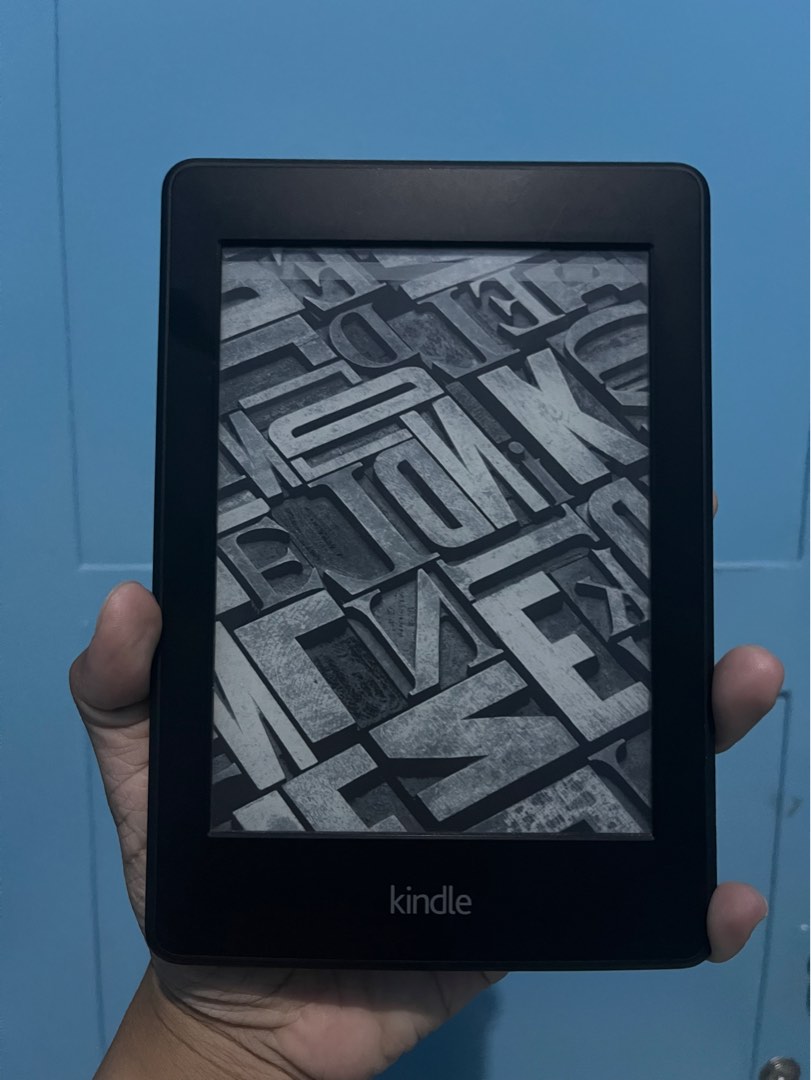 Kindle Paperwhite 6th generation, Buku & Alat Tulis, Buku di Carousell