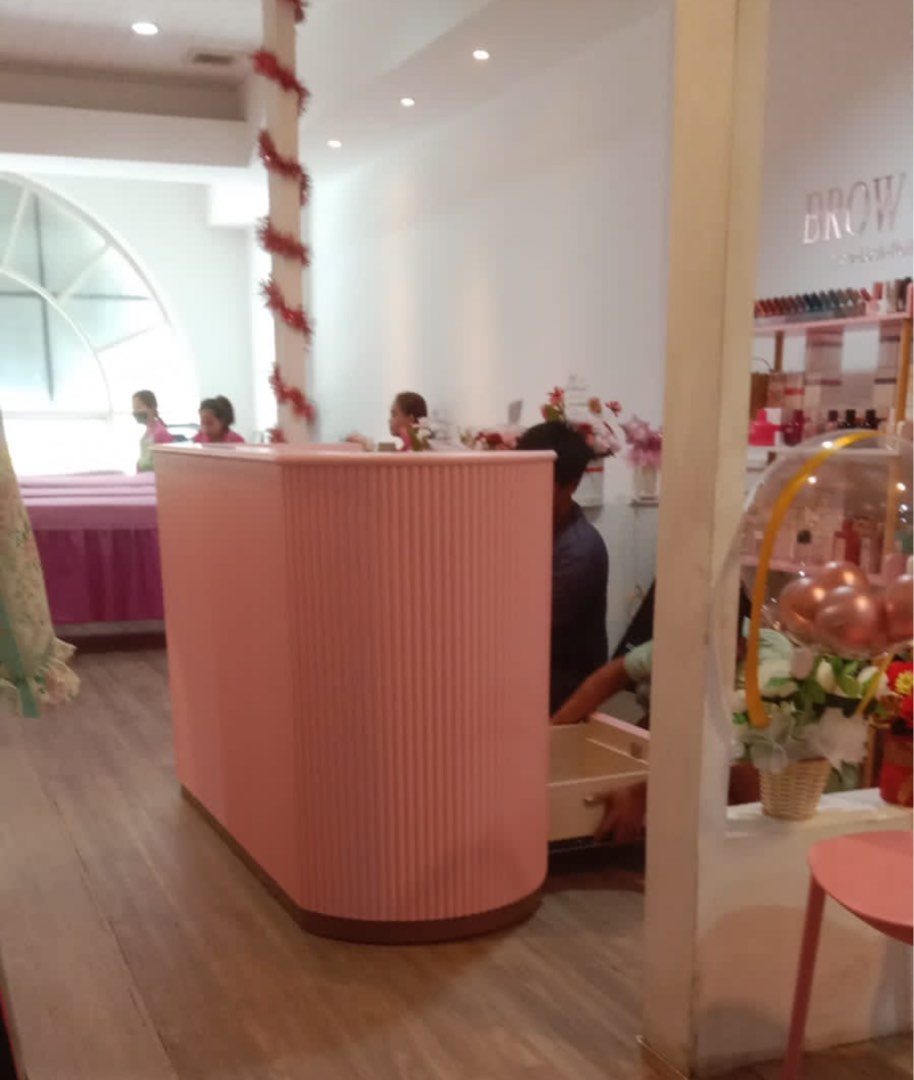 Meja Kasir Salon Pink Kayu Jati Asli, Serba Serbi, Others di Carousell