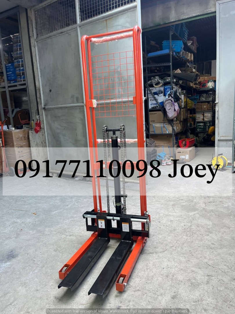 Mini Hydraulic Forklift Lifter, Furniture & Home Living, Furniture ...