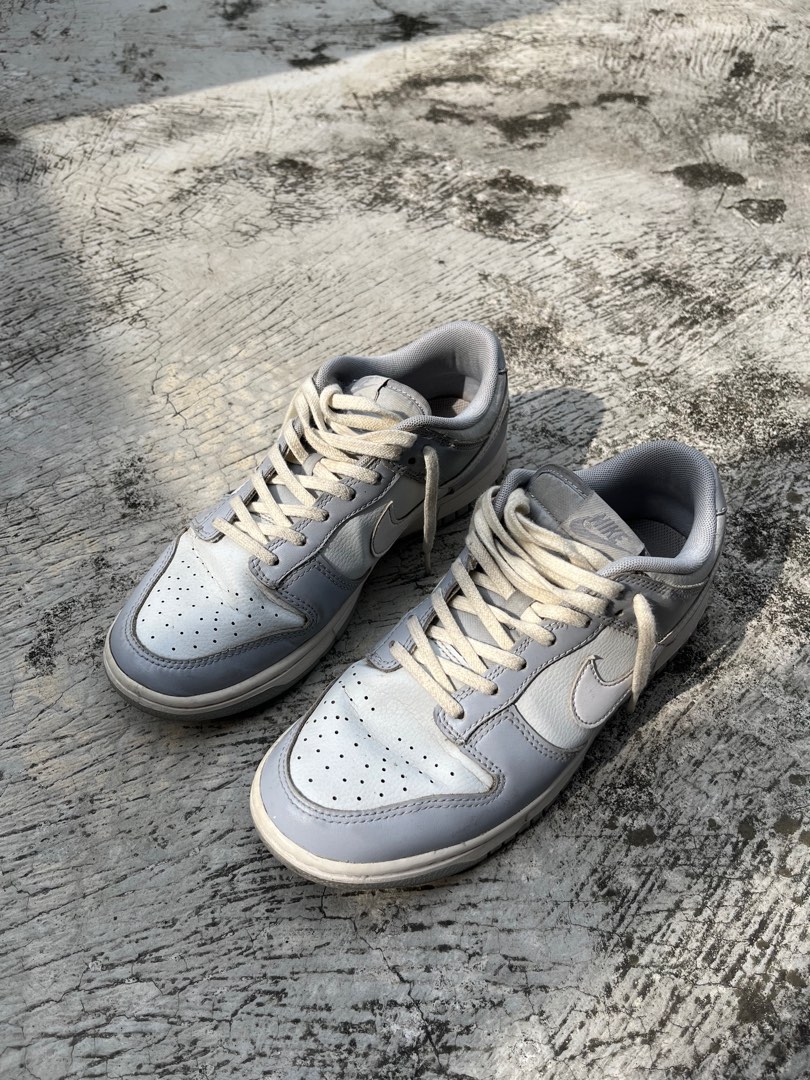 Nike Dunk Two Tone Grey, Fesyen Pria, Sepatu , Sneakers di Carousell