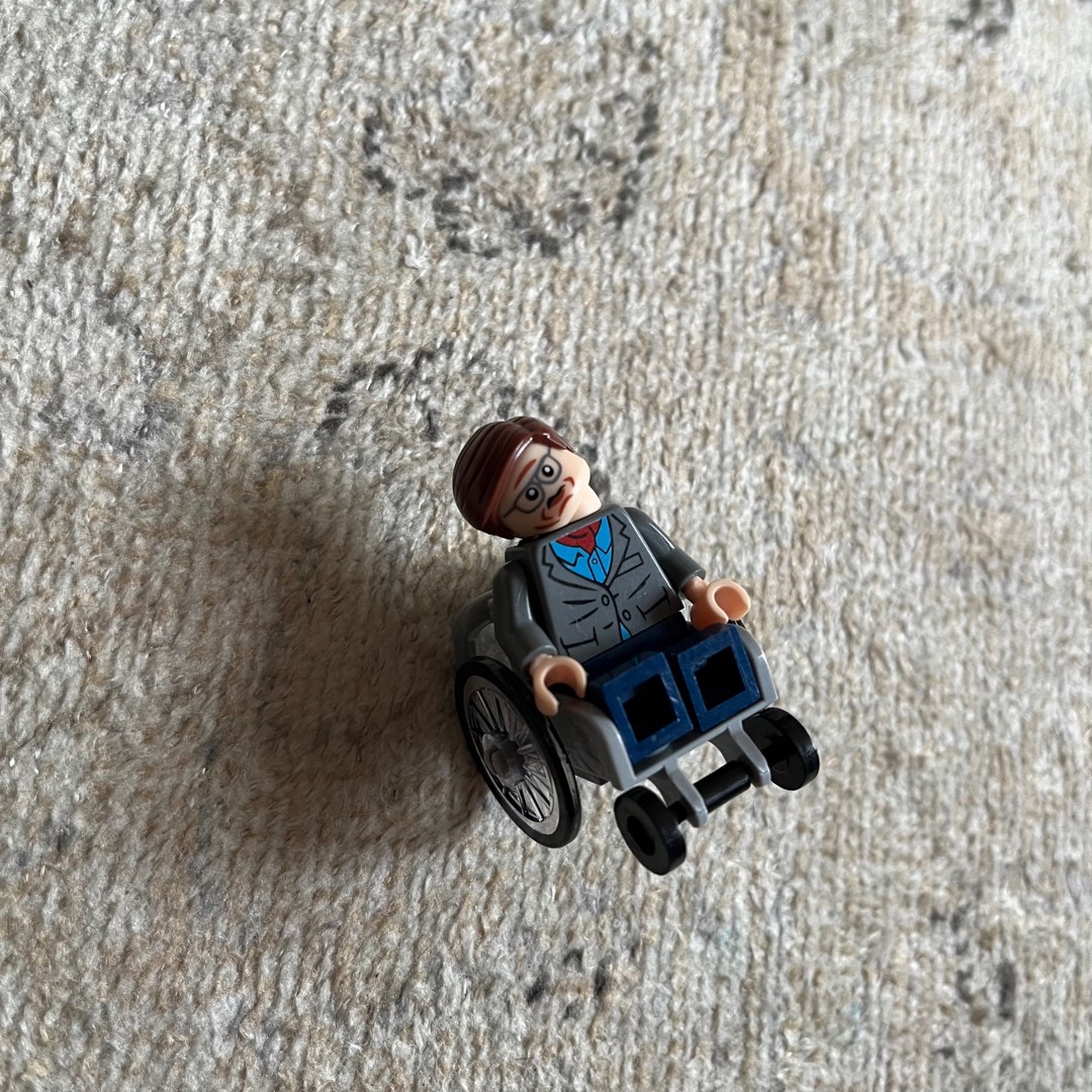 非lego 霍金人仔膠積木 Stephen Hawking Minifigure, 興趣及遊戲, 玩具 & 遊戲類 - Carousell