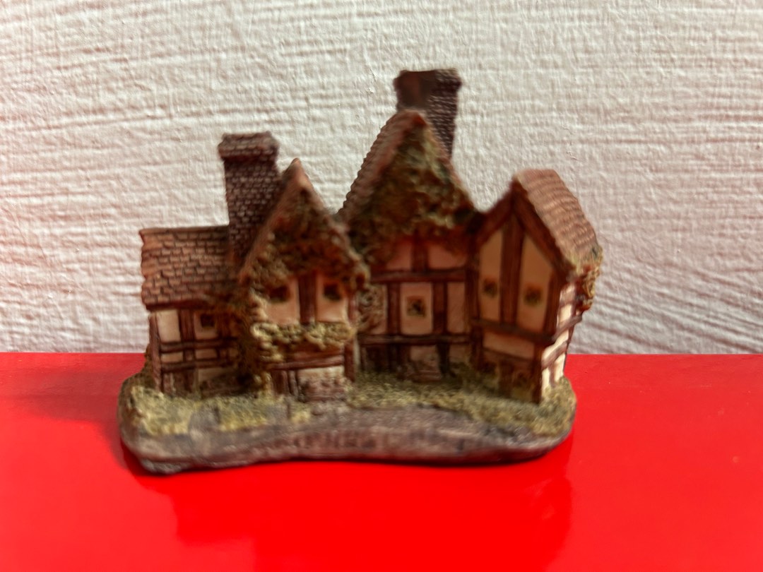 Vintage miniature Tudor style house, Dodo bird, plaque, Hobbies & Toys ...