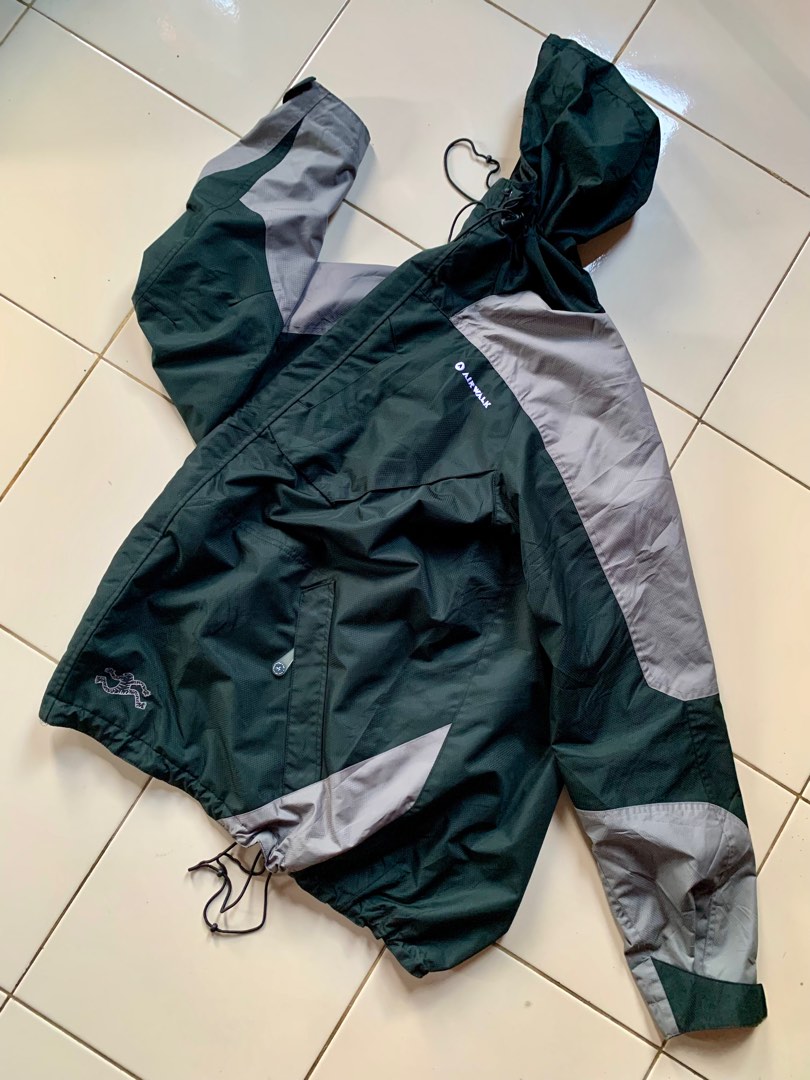 Airwalk snowboard jacket, Fesyen Pria, Pakaian , Baju Luaran di Carousell