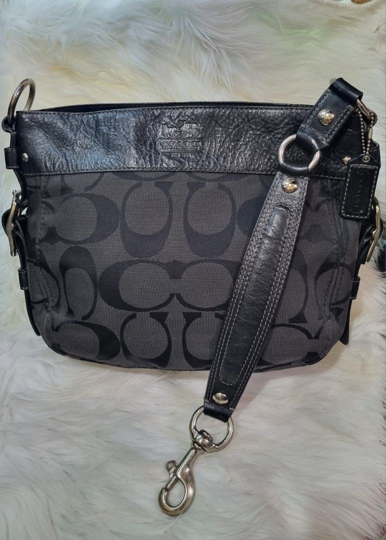 Coach Soho Jacquard, Fesyen Wanita, Tas & Dompet di Carousell