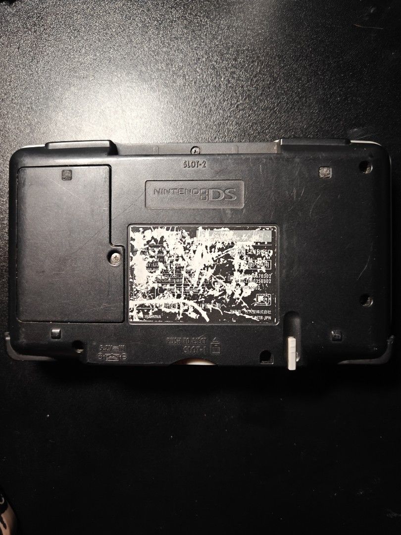 Nintendo DS with R4 card and 32gb MicroSD card full of games, Video ...
