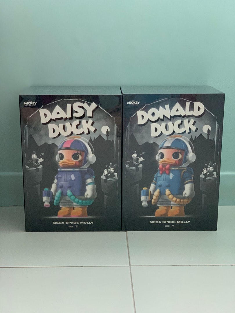 Popmart Molly Donald & Daisy Duck 400 % Both $550, Hobbies & Toys, Toys ...