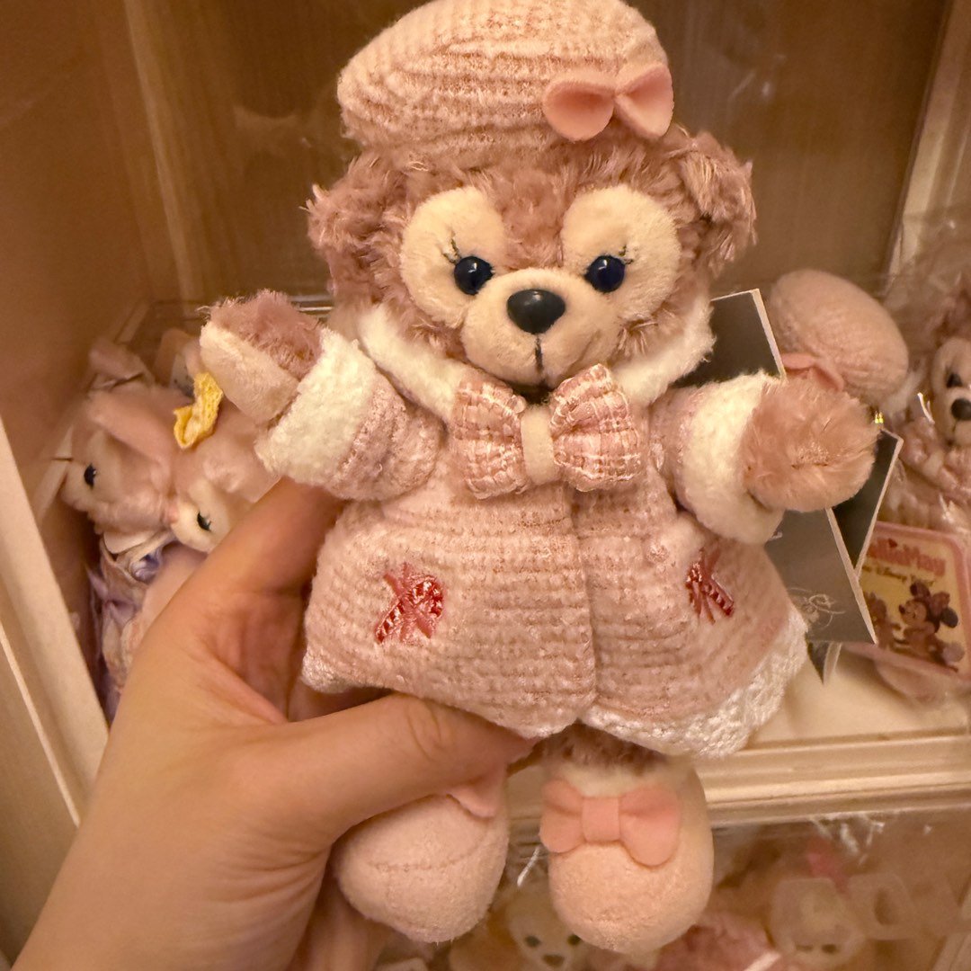 上海迪士尼冬日Shellie May, 興趣及遊戲, 玩具 & 遊戲類 - Carousell
