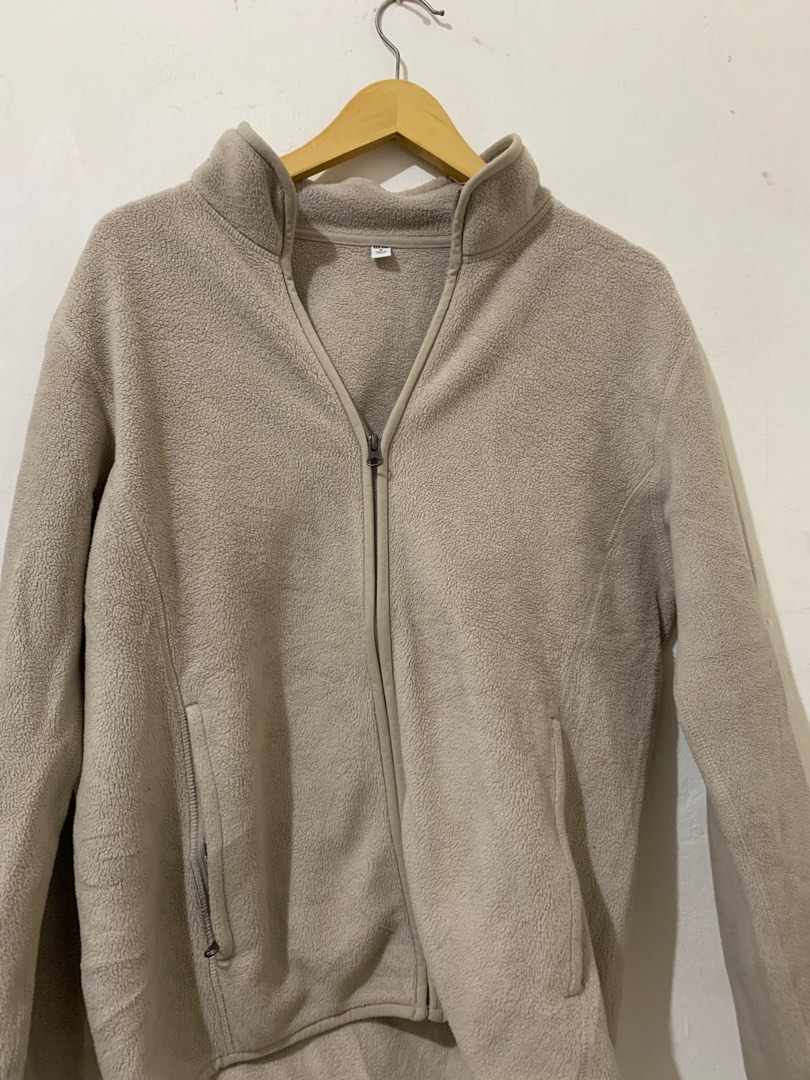 Sherpa Uniqlo, Fesyen Wanita, Pakaian Wanita, Baju Luaran di Carousell