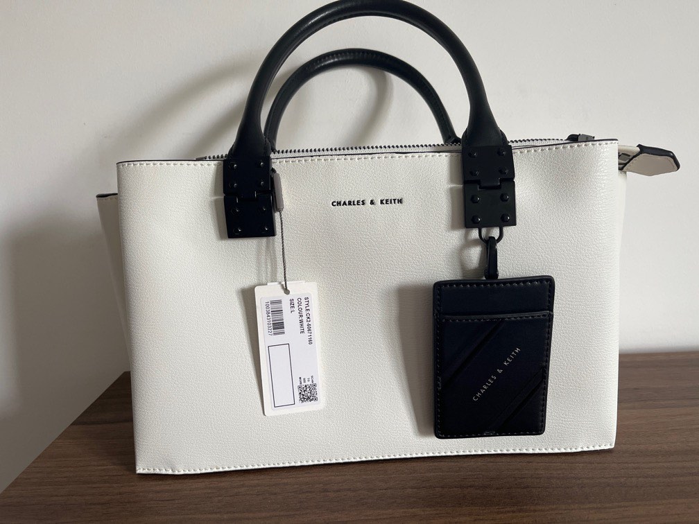 CK2-50671160, Women's Fashion, Bags & Wallets, Shoulder Bags on Carousell