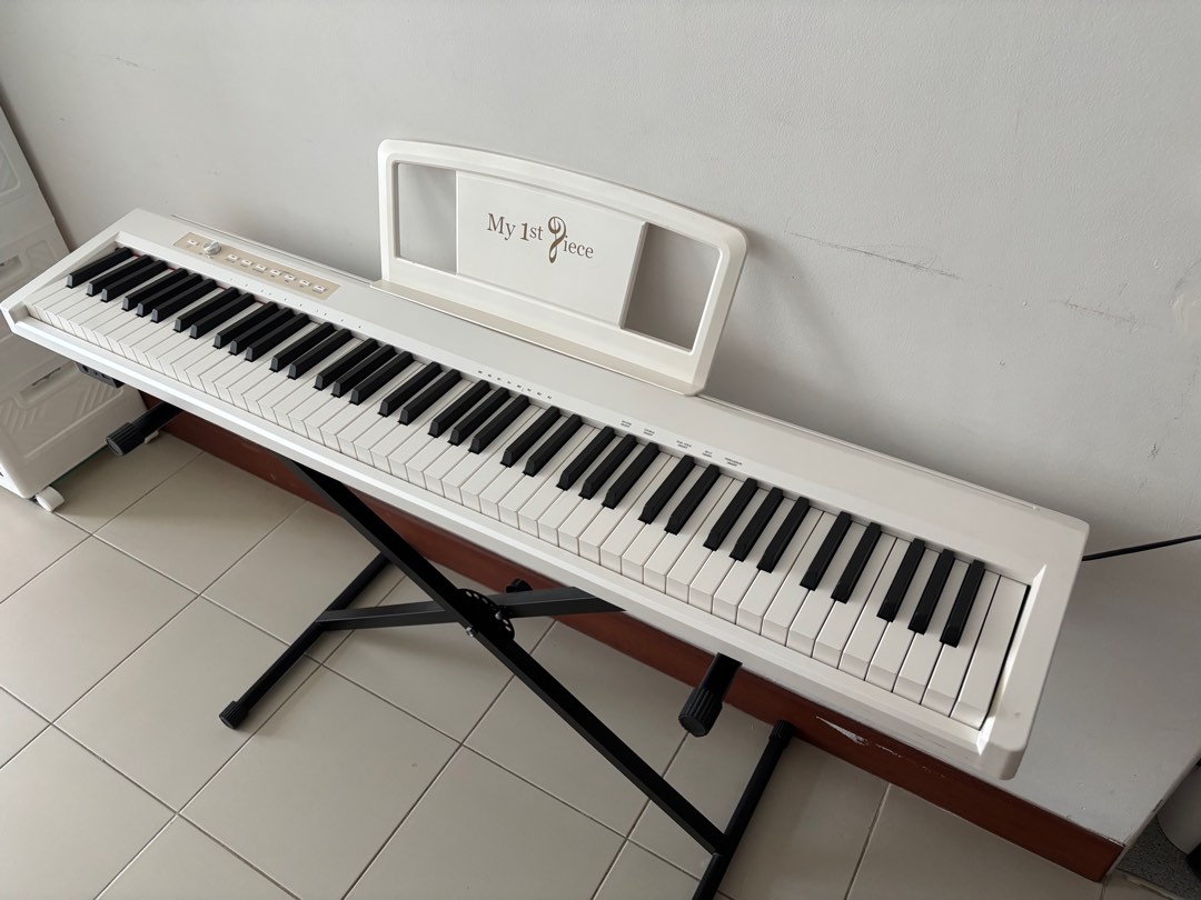 Digital Piano keyboard GS100 My 1st Piece, Hobbies & Toys, Music ...