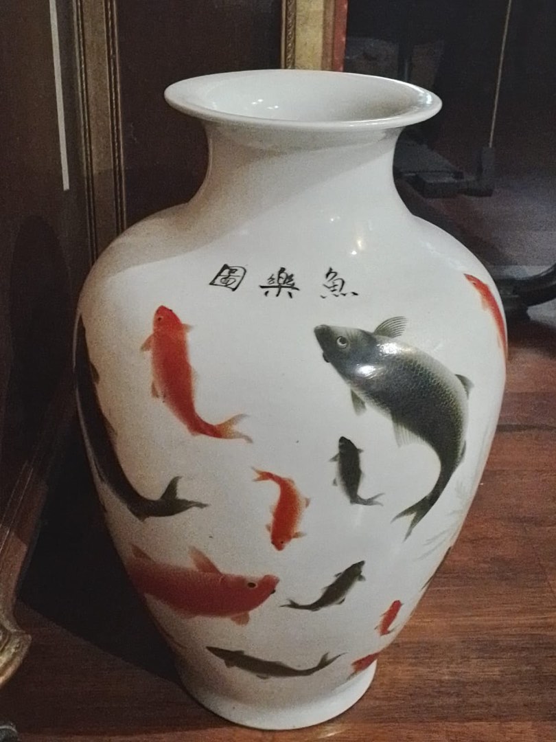 Guci Antik Ikan Koi Sepasang, Antik, Furnitur di Carousell