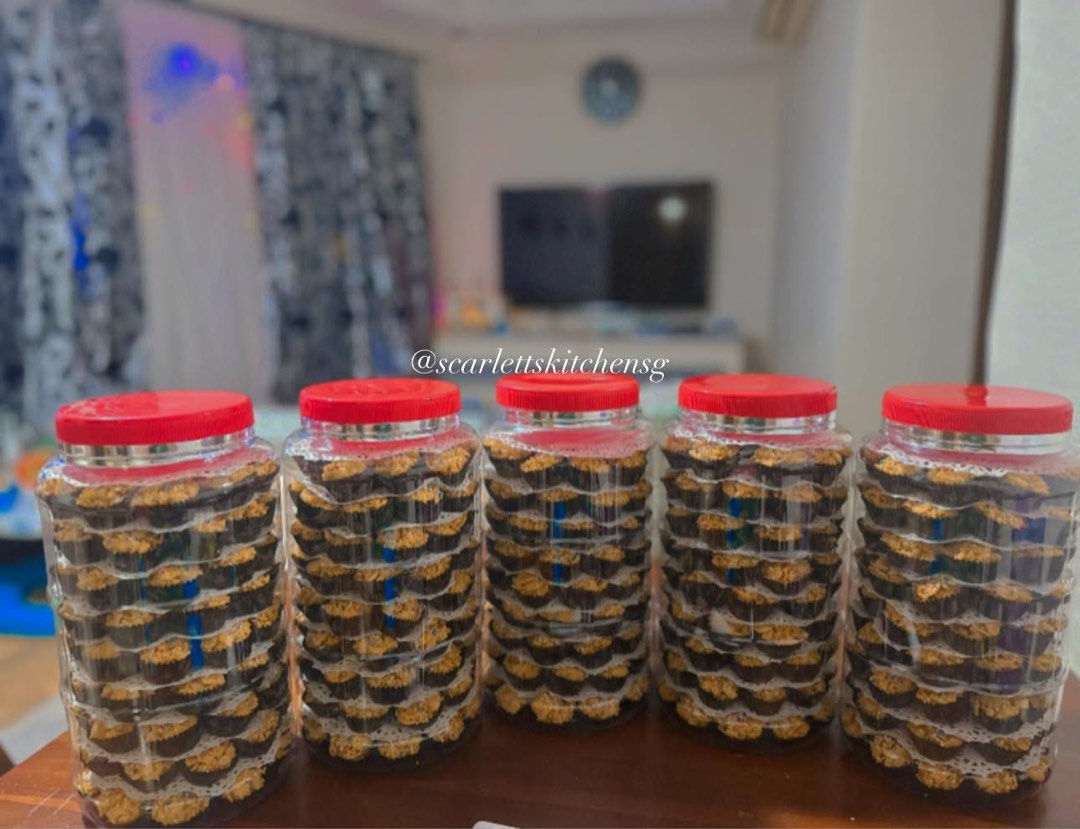 Honey Cornflakes 100pc, Food & Drinks, Homemade Bakes on Carousell